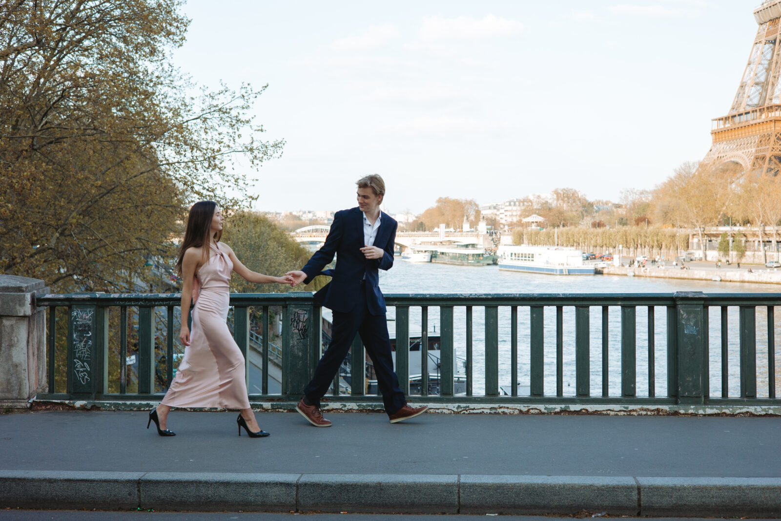 Alona + Robert – Paris, France Couple Photos | katiemichaphotography.com