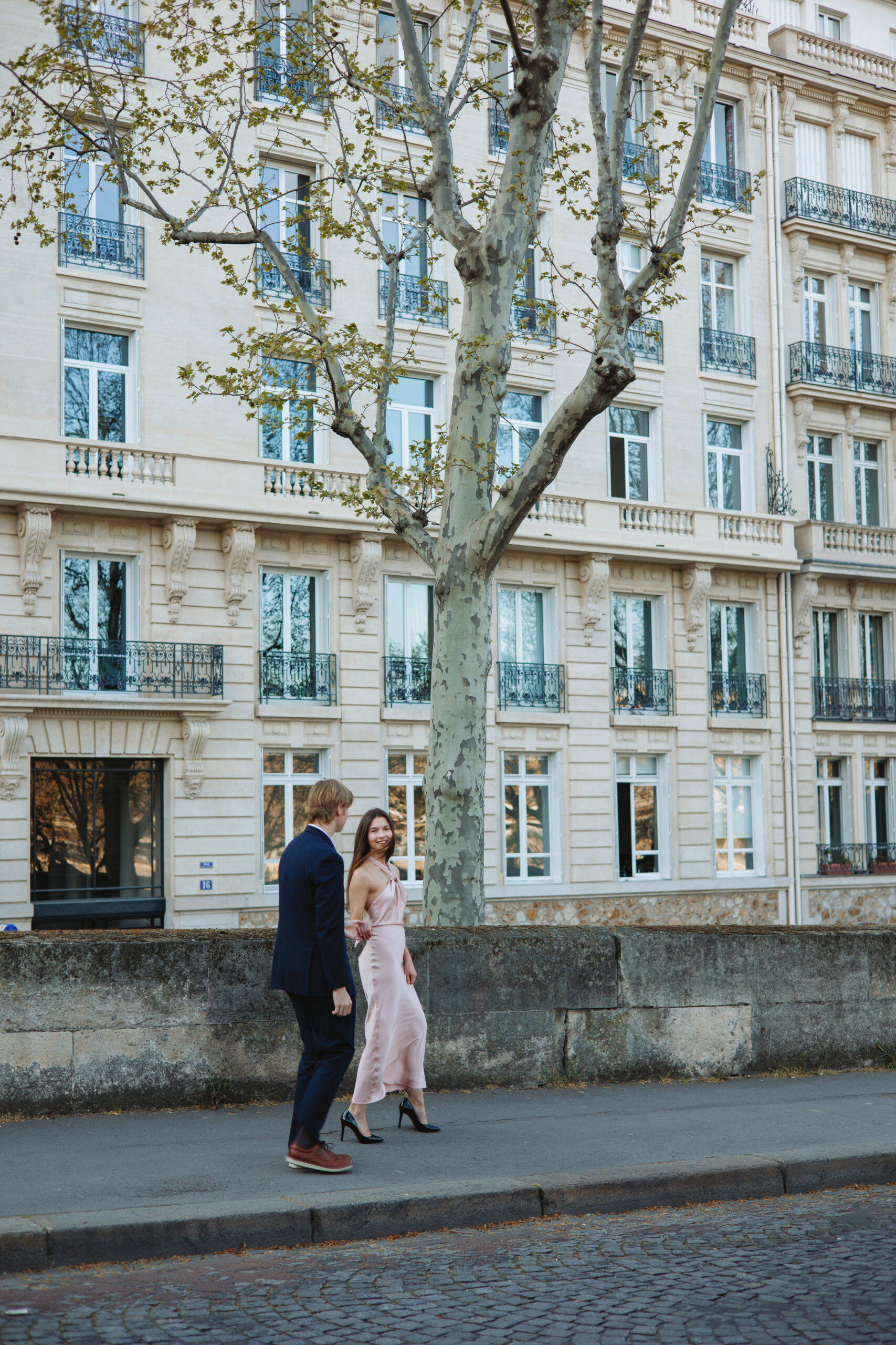 Alona + Robert – Paris, France Couple Photos | katiemichaphotography.com